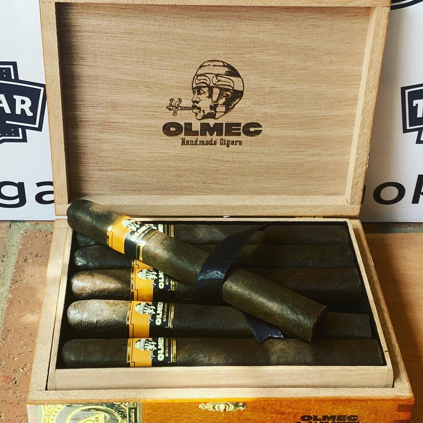 Foundation Olmec Maduro Double Corona 7x54, 12’s