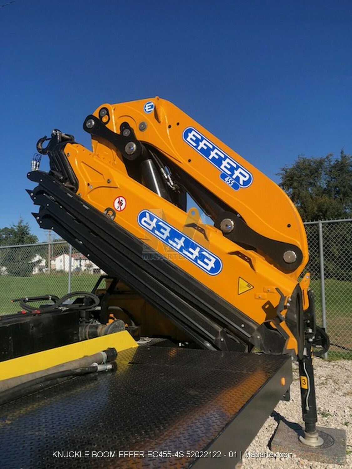 DIGGER DERRICK ALTEC D2050 For Sale | Mapartex.com