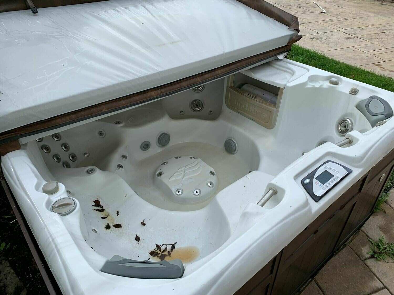 Sundance Optima Hot Tub