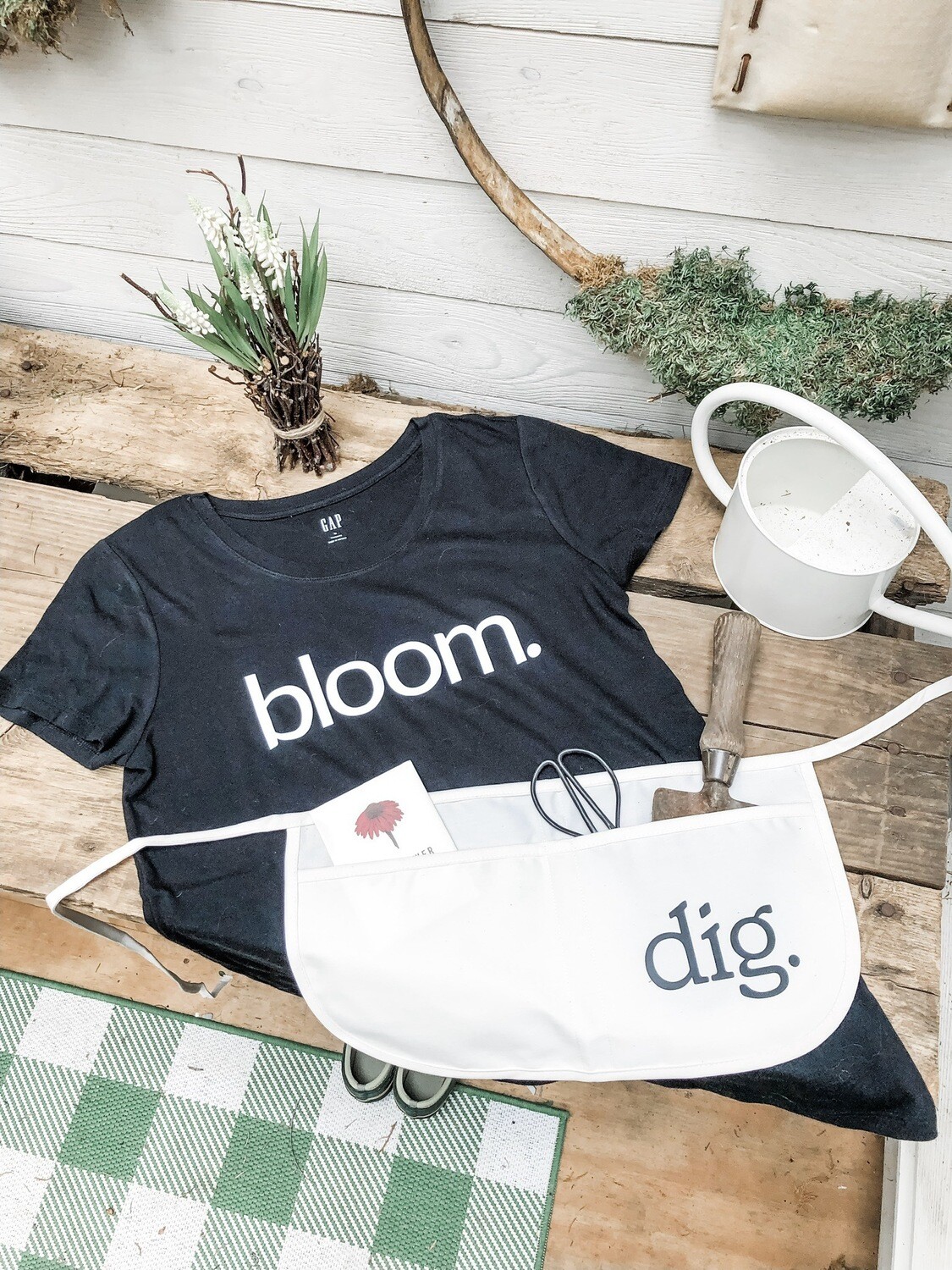 Bloom Tshirt