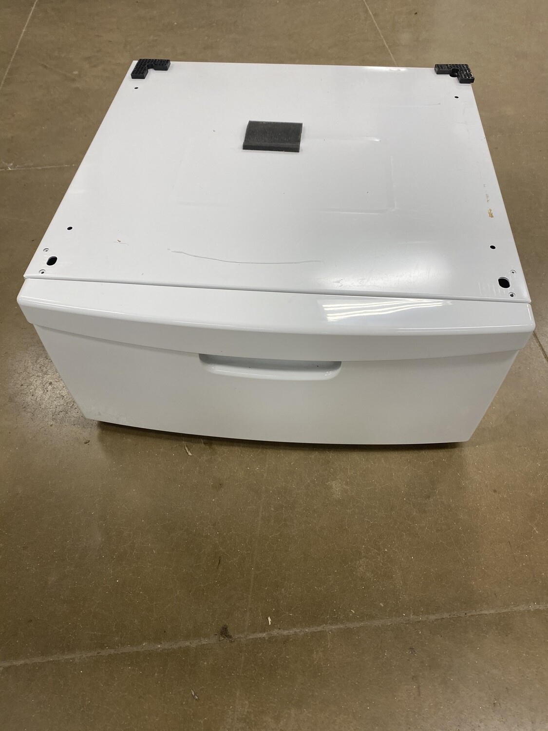 White Appliance Riser (A)