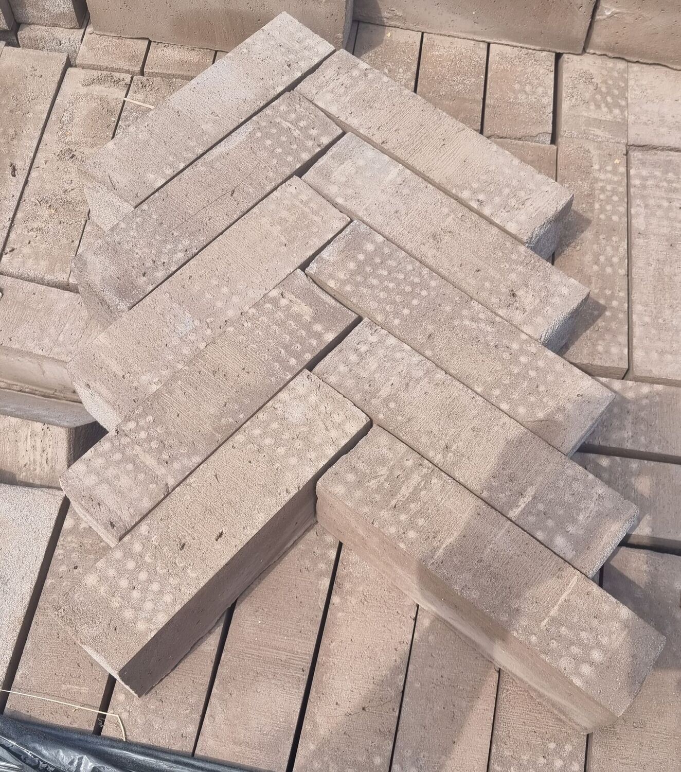 Brown Brick Paving (Full Pallet)