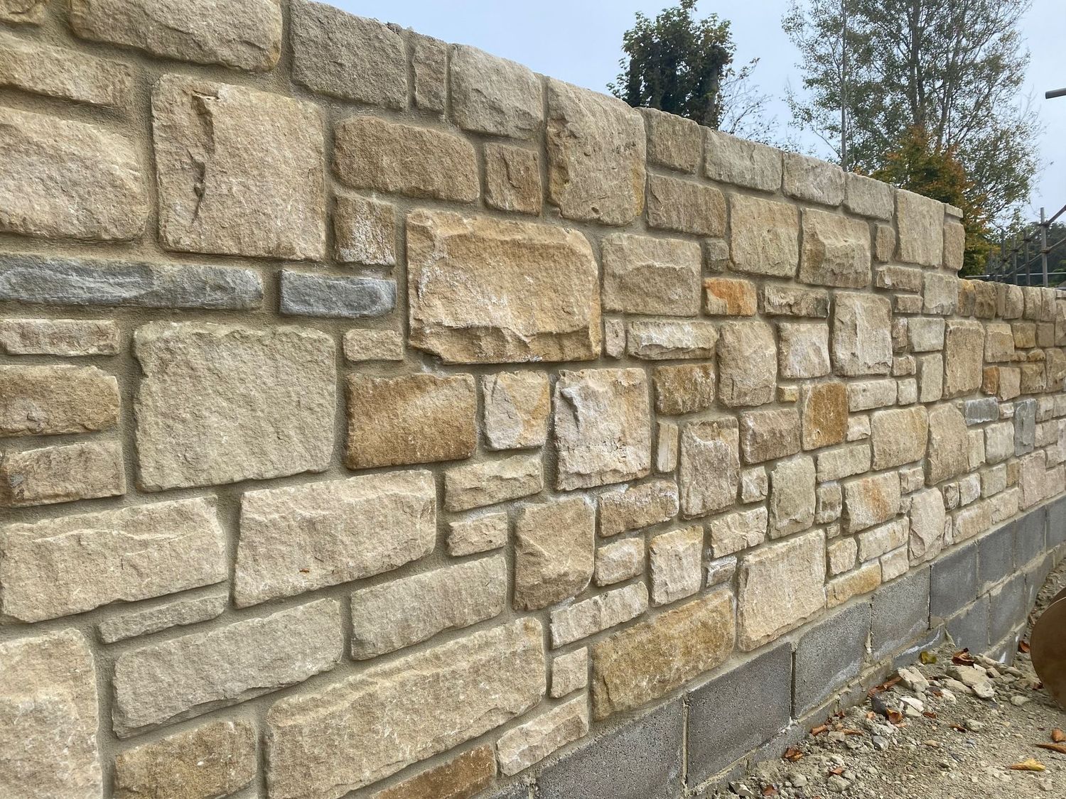 Buff Sandstone Mix Real Stone Cladding - Slips