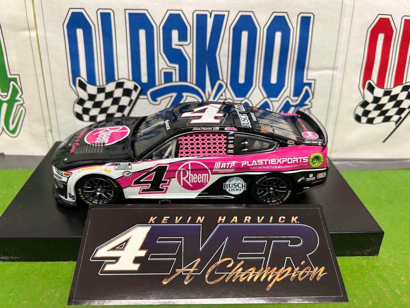 Kevin Harvick #4 Rheem's Chasing a Cure 2023 Nascar Cup 1:24