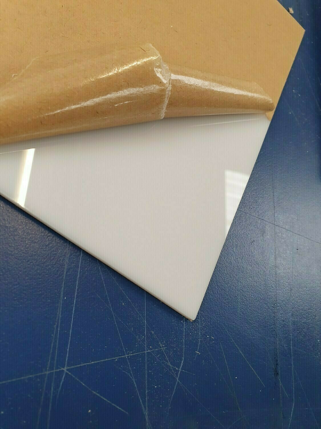 10mm White Acrylic Offcuts 300x200