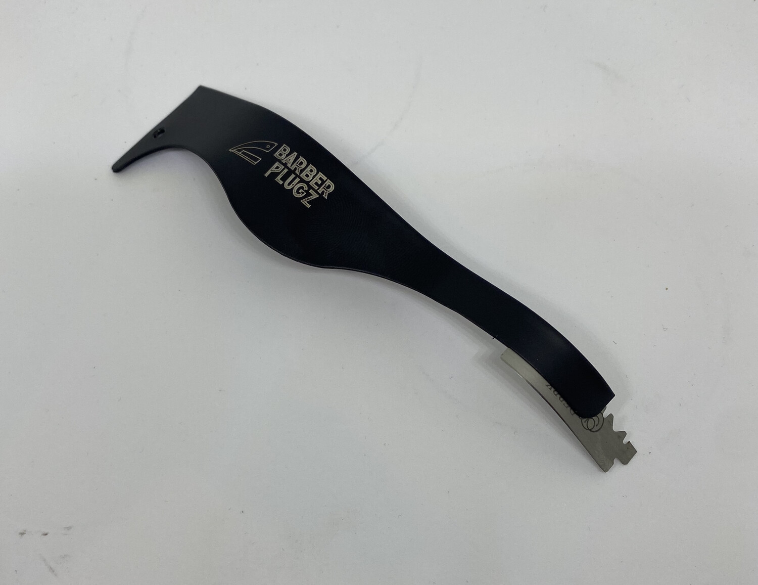 BarberPlugz Dominican Style Curved Razor (Color:BLACK)