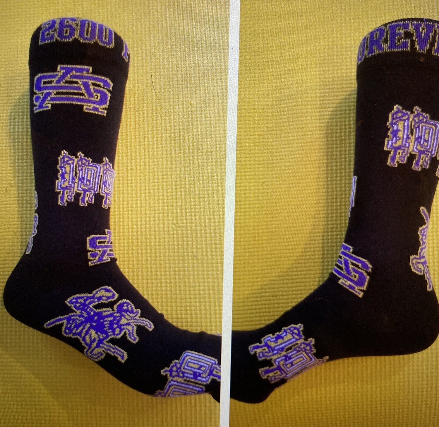 Multi logo socks