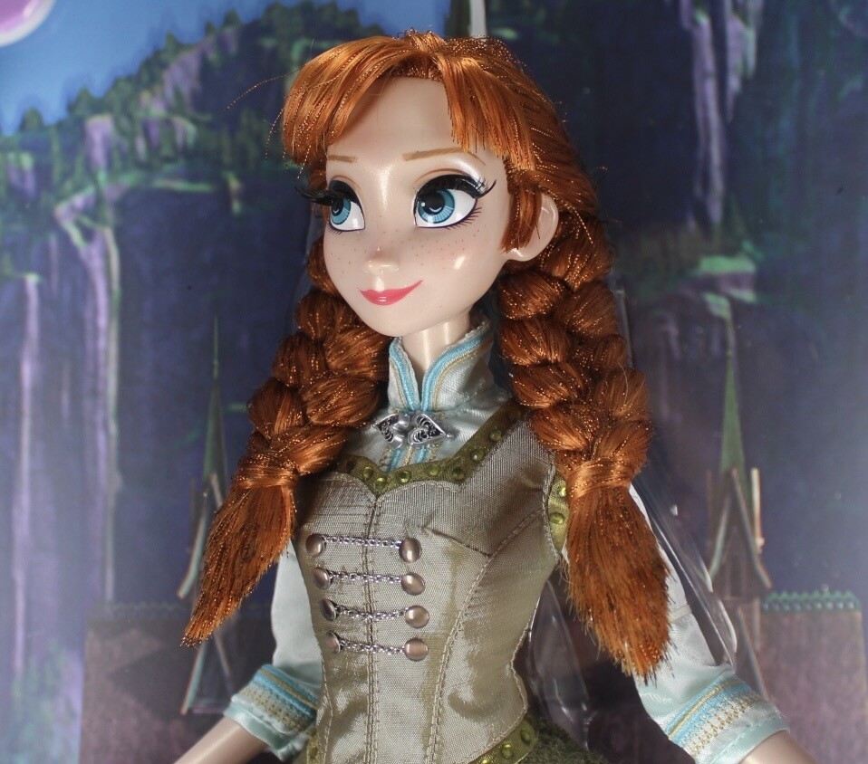 Disney Store Exclusive: 17" Anna Frozen Collector Doll