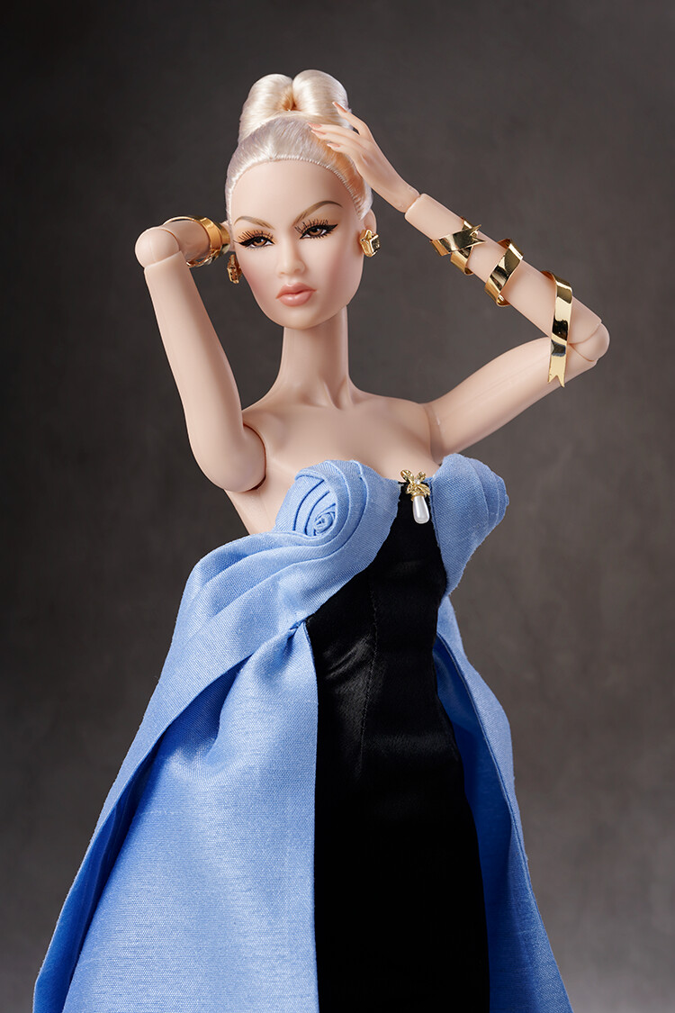 2023 Integrity Toys: Fashion Royalty "Modern Renaissance" Binna Park ...
