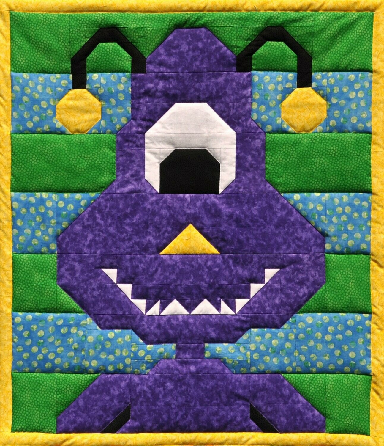 Alien Quilt Pattern - 3 sizes - PDF