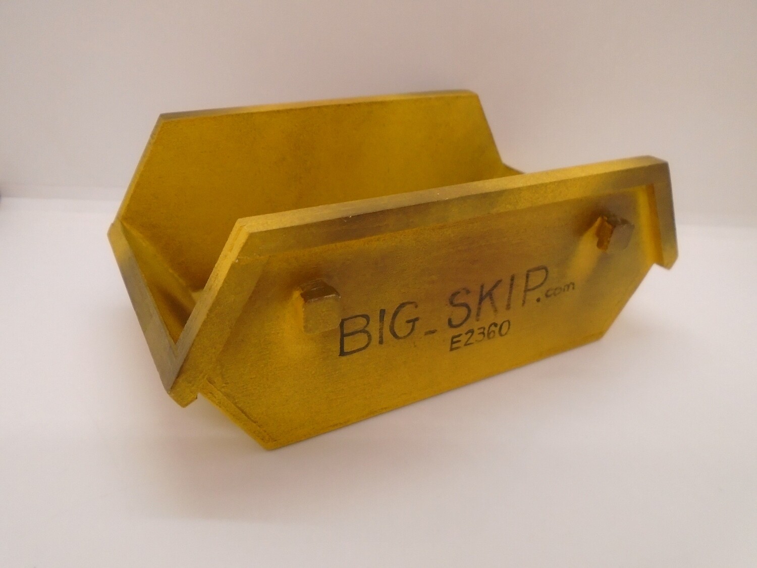 BIG WEATHERED YELLOW SKIP