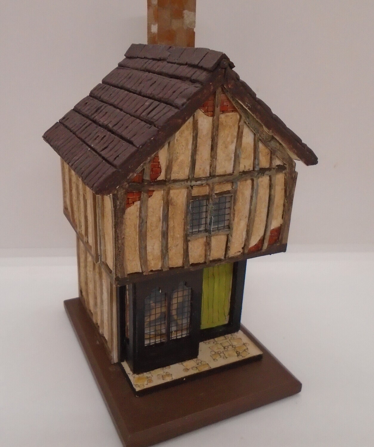 AMAZING MINI TUDOR HOUSE WITH FURNITURE