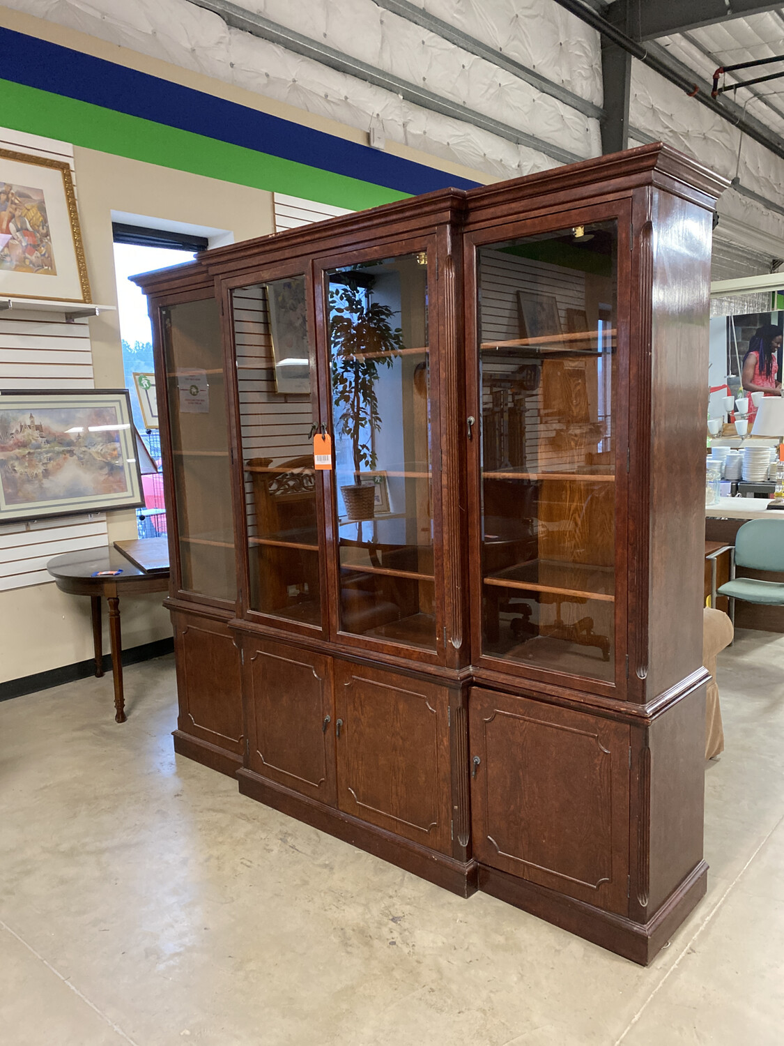 LARGE HUTCH