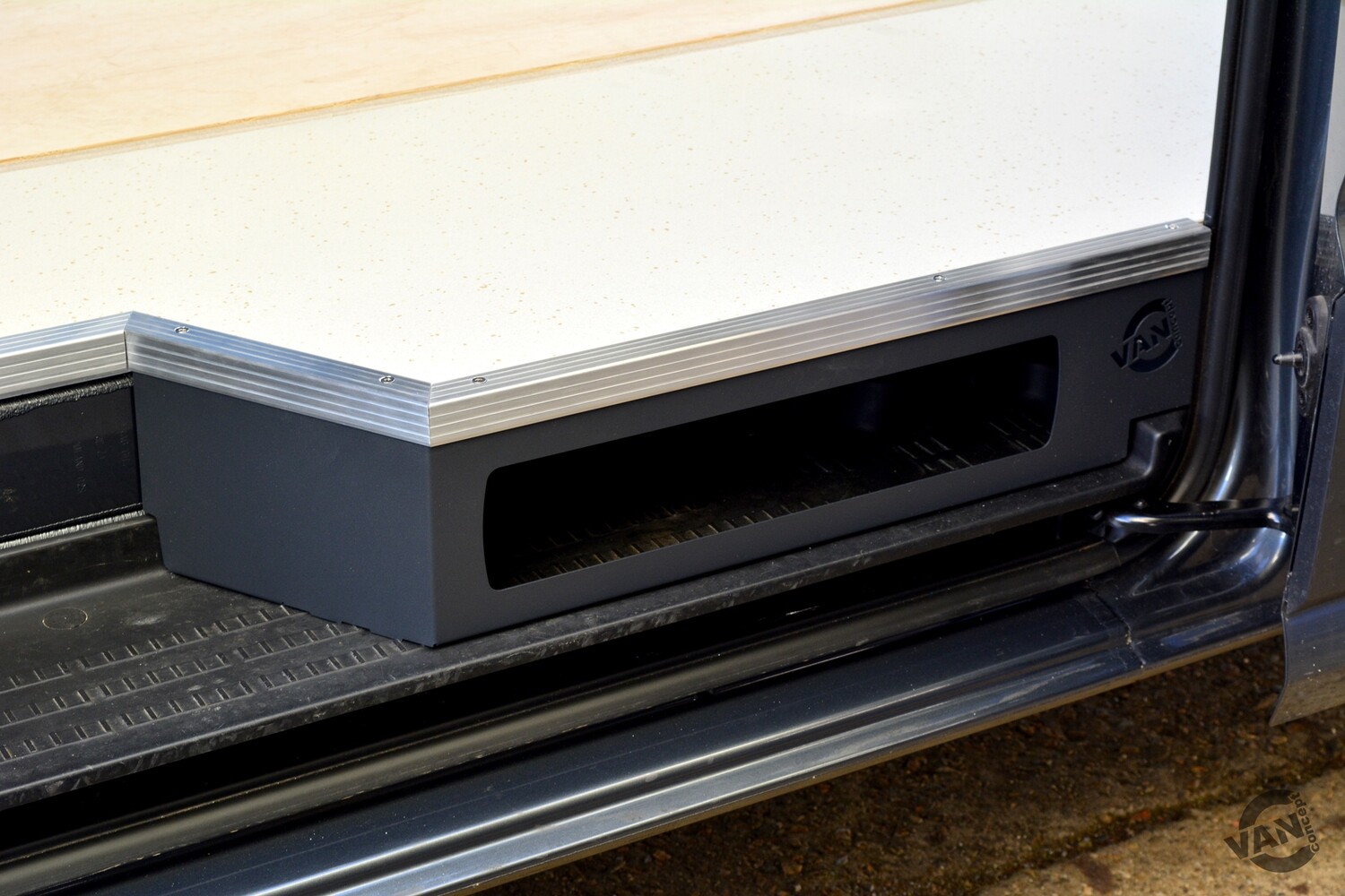 Step Extension Storage Box - VW Crafter '17-/MAN TGE '17- (4x4/RWD)