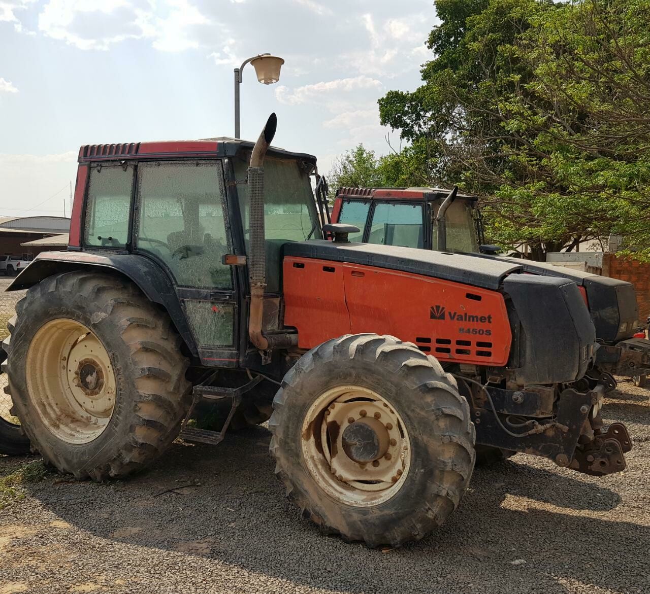 TRACTOR VALMET 8450