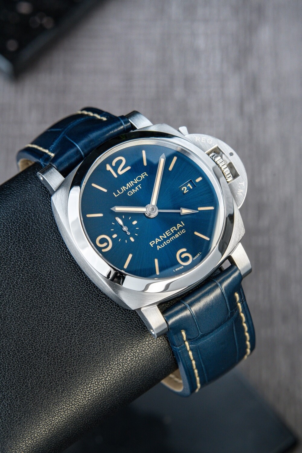Panerai Luminor GMT 44mm UNWORN 9/2022 Blue Dial Automatic PAM1033