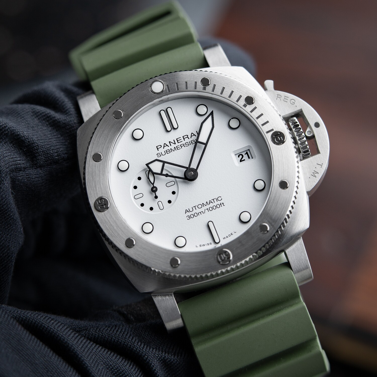 Panerai Luminor Submersible Bianco Quaranta Quattro White Dial ...
