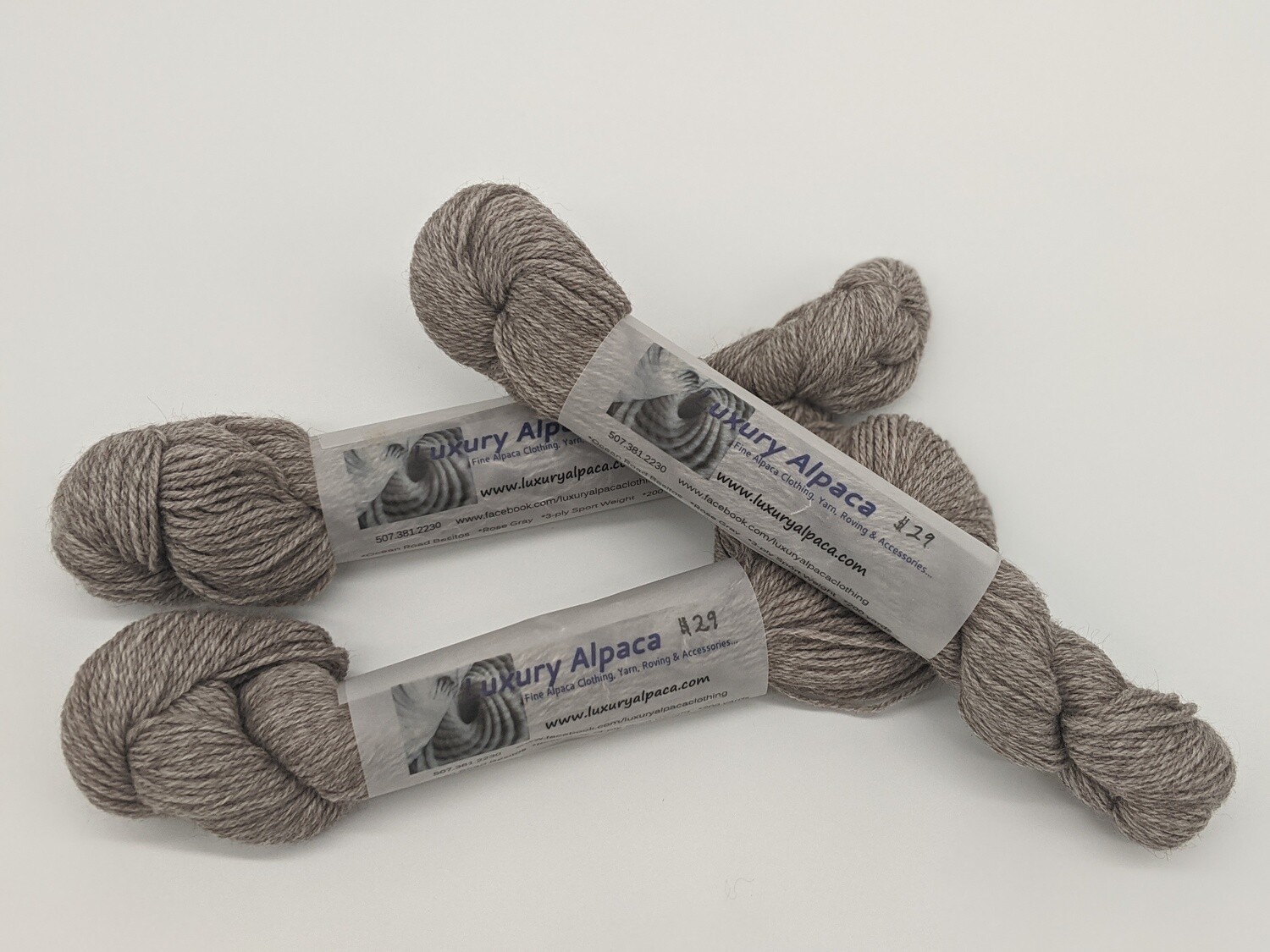 100% Alpaca Yarn Rose Grey color