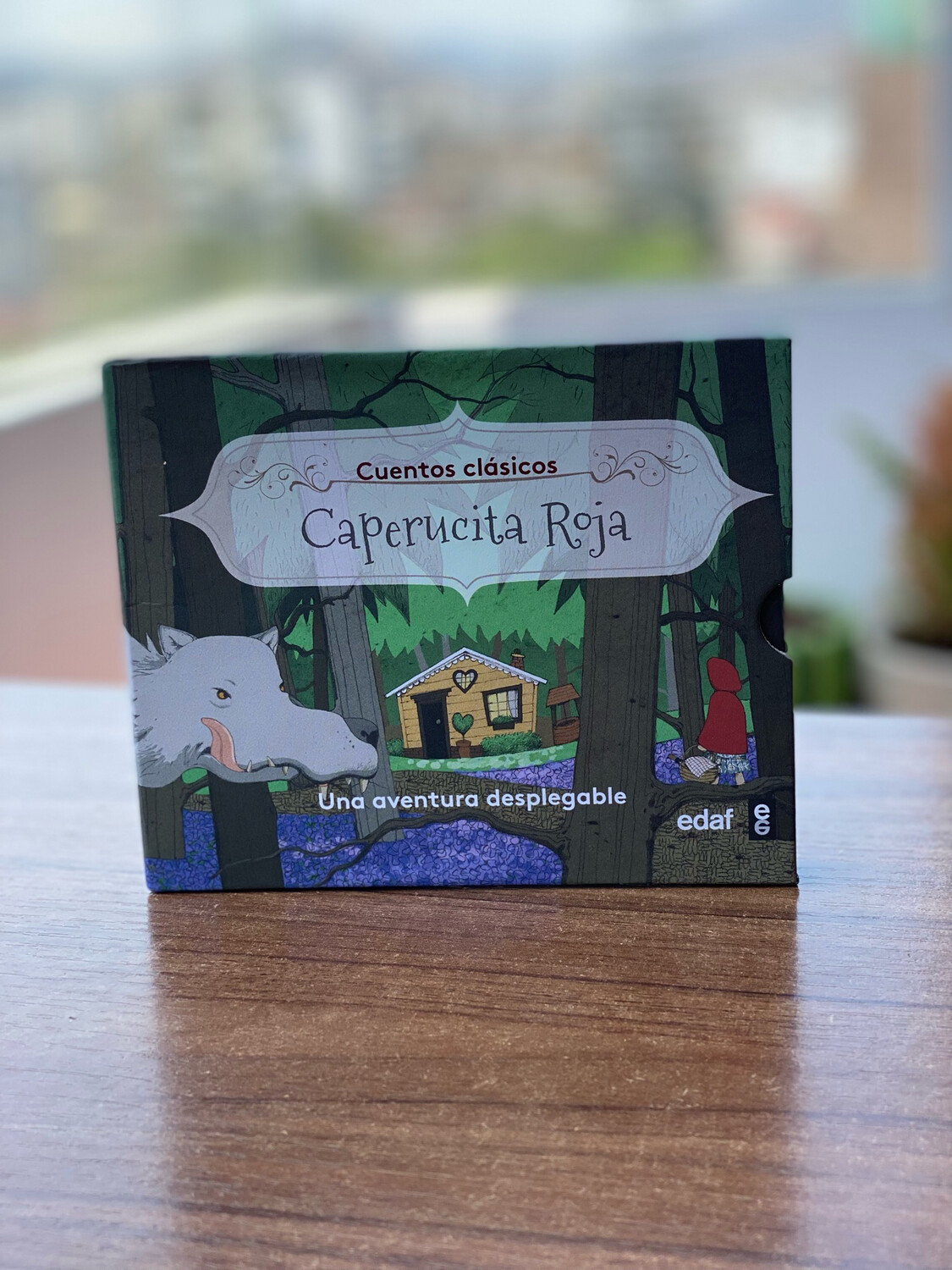 Caperucita Roja - Una aventura desplegable