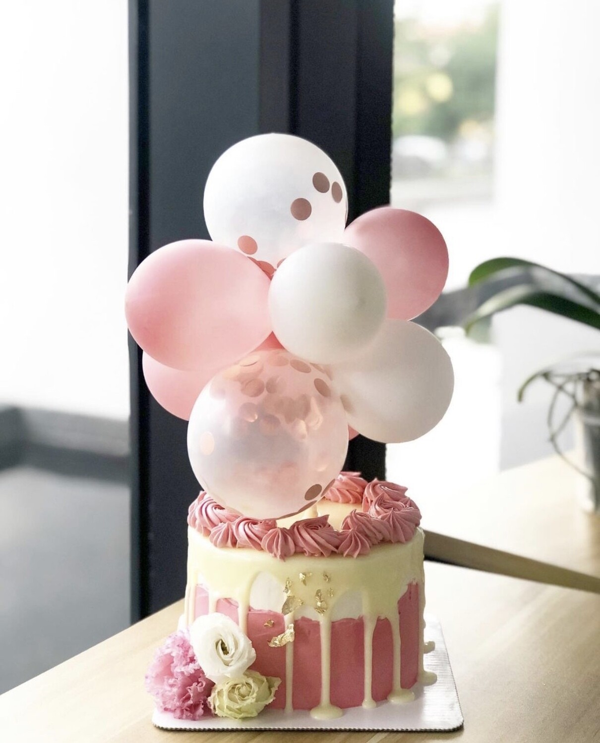 Balloon Fly Me To The Rainbow Cake