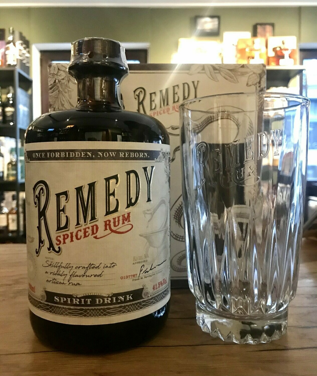 Remedy Spiced Rum + Highball Glas