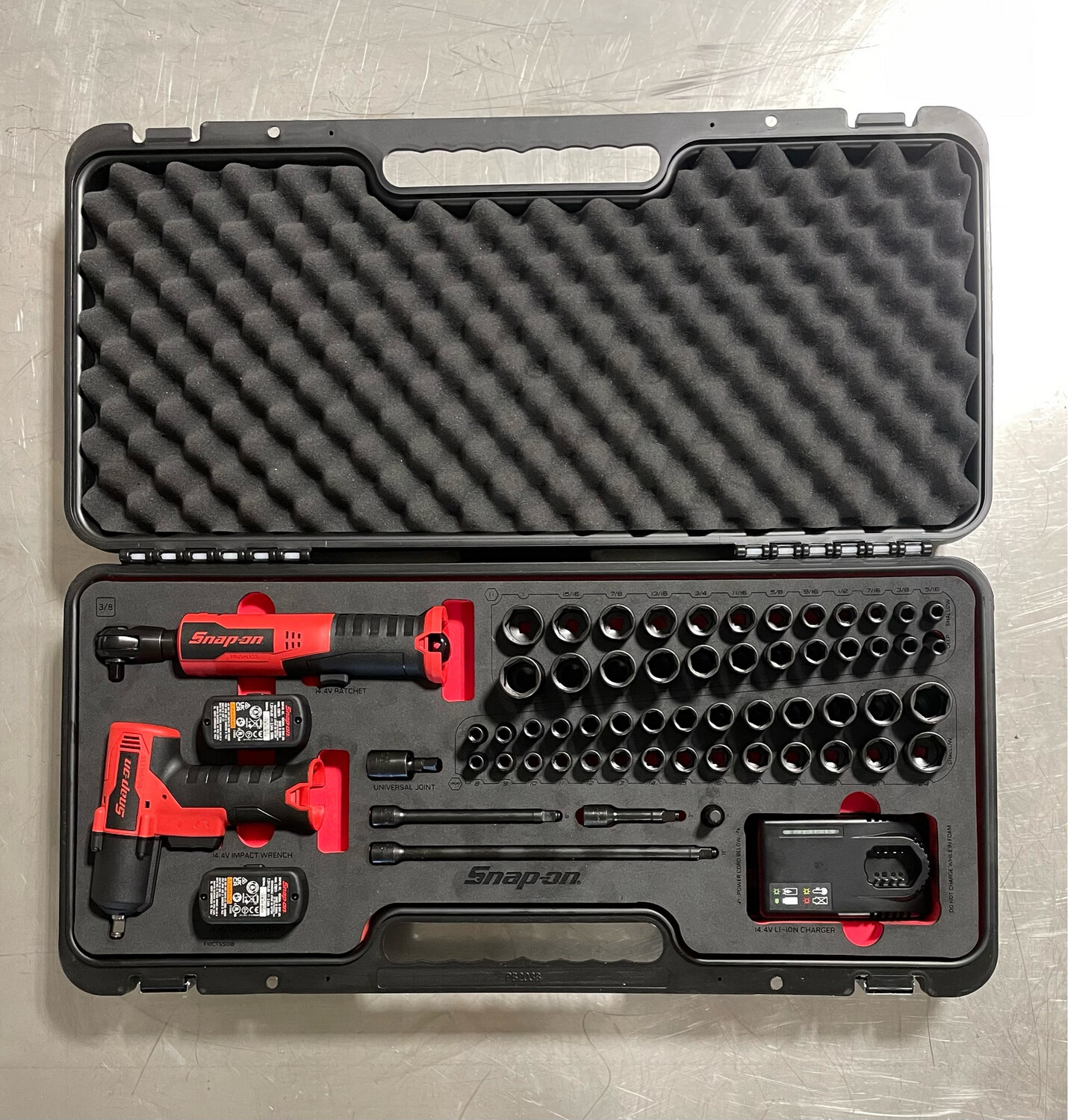 NEW Snap On 62pc Cordless Impact To Go Kit, 262CTSS01FR - Shop - Tool ...