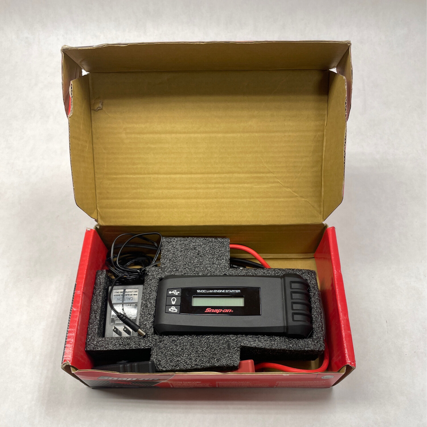 New Snap On 12 V Lithium Compact Engine Starter/USB Charger & Light ...