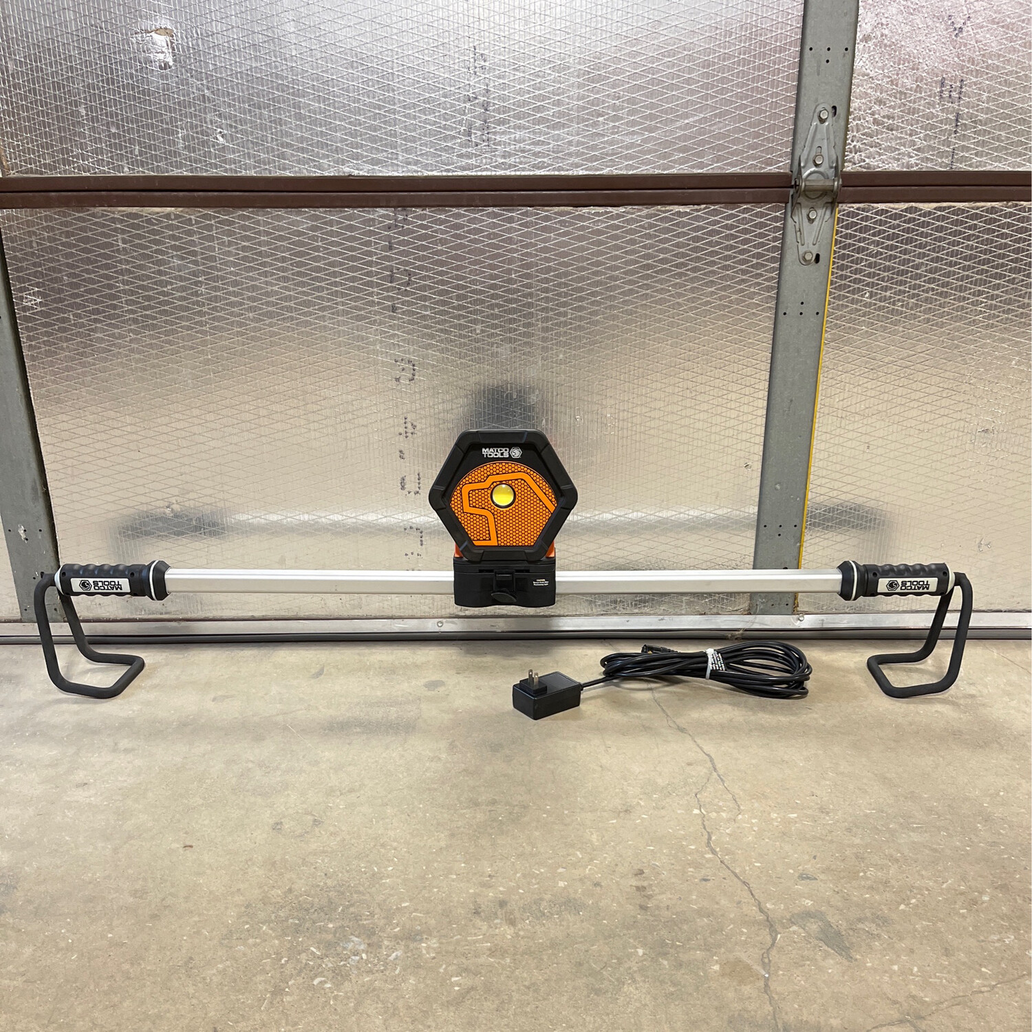 Matco Tools 2100 Lumen Under Hood Rechargeable Under Hood Light ...