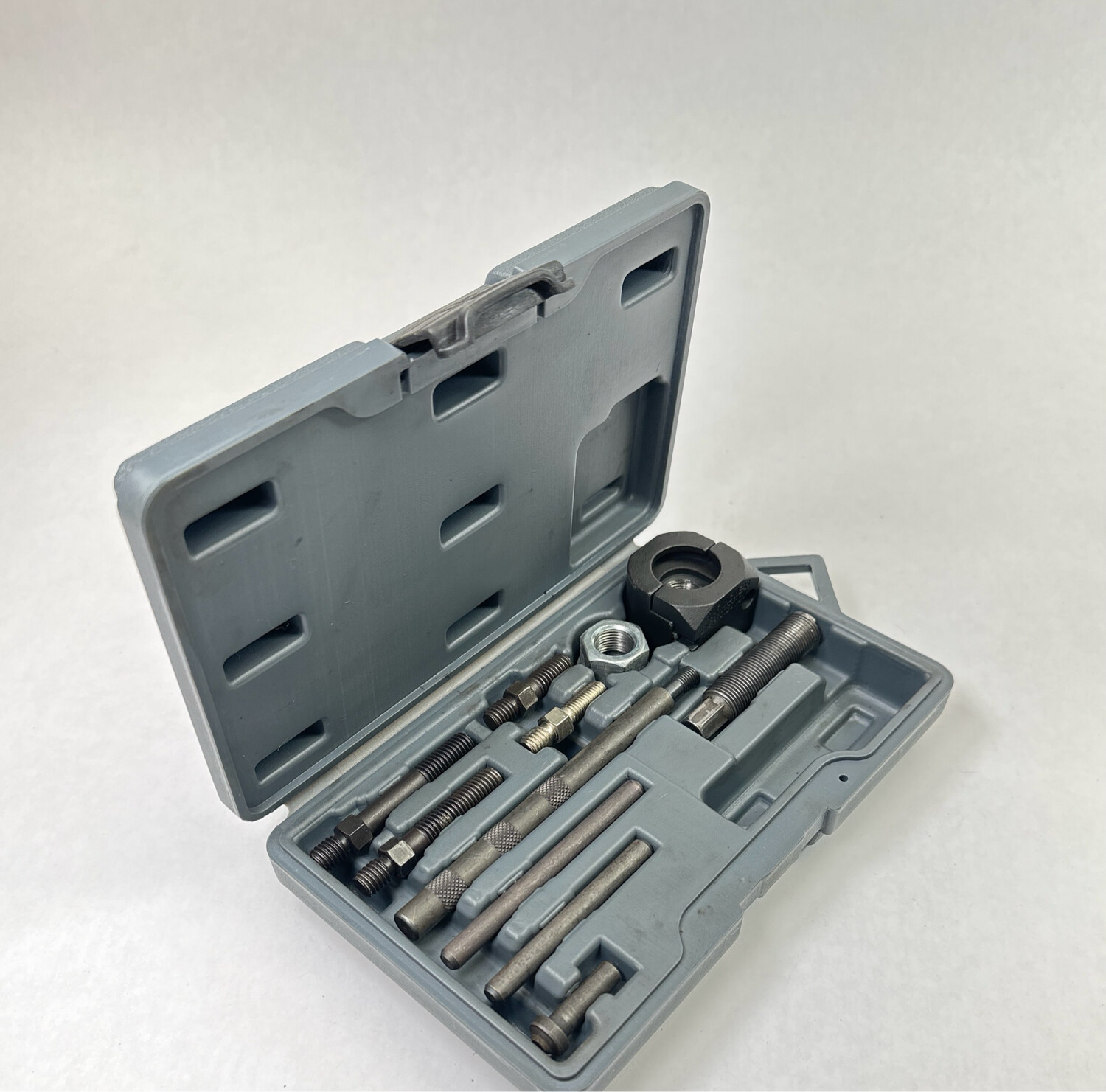 Napa Carlyle No Slip Pulley Puller/Insaller, 39000 - Shop - Tool Swapper