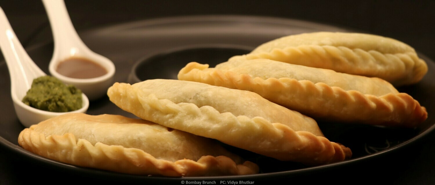 Baked Matar Karanji (4 pcs)