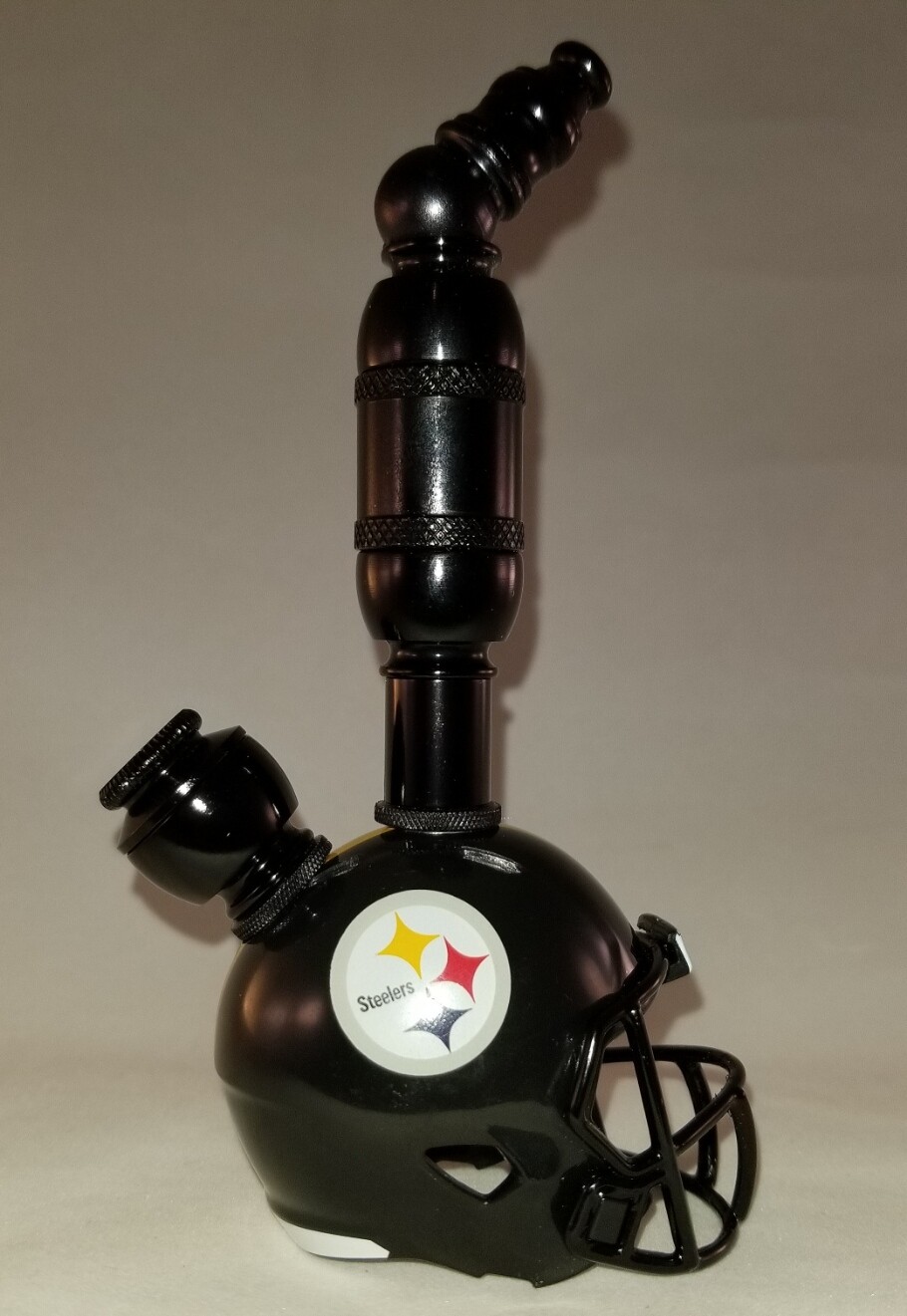 PITTSBURGH STEELERS "BAD ASS" NFL FOOTBALL HELMET SMOKING PIPE Upright ...