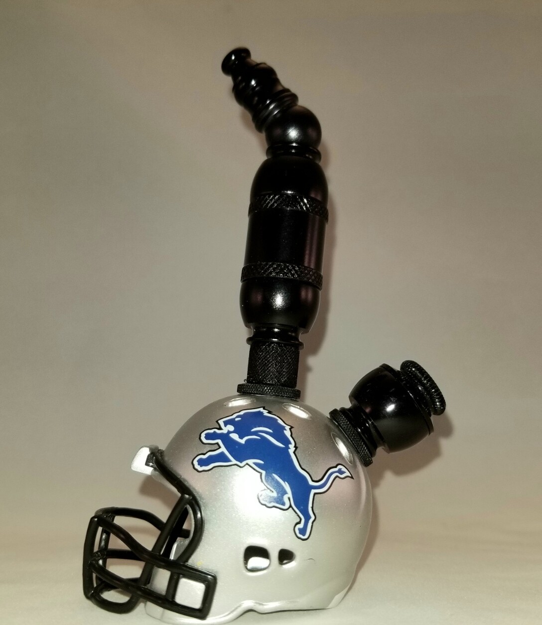 DETROIT LIONS "BAD ASS" NFL FOOTBALL HELMET SMOKING PIPE Upright/Black ...