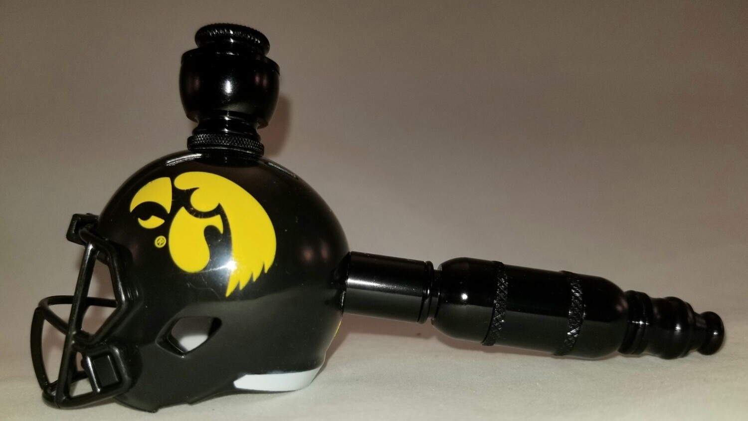 Iowa Hawkeyes Helmet Pipe Straight Design