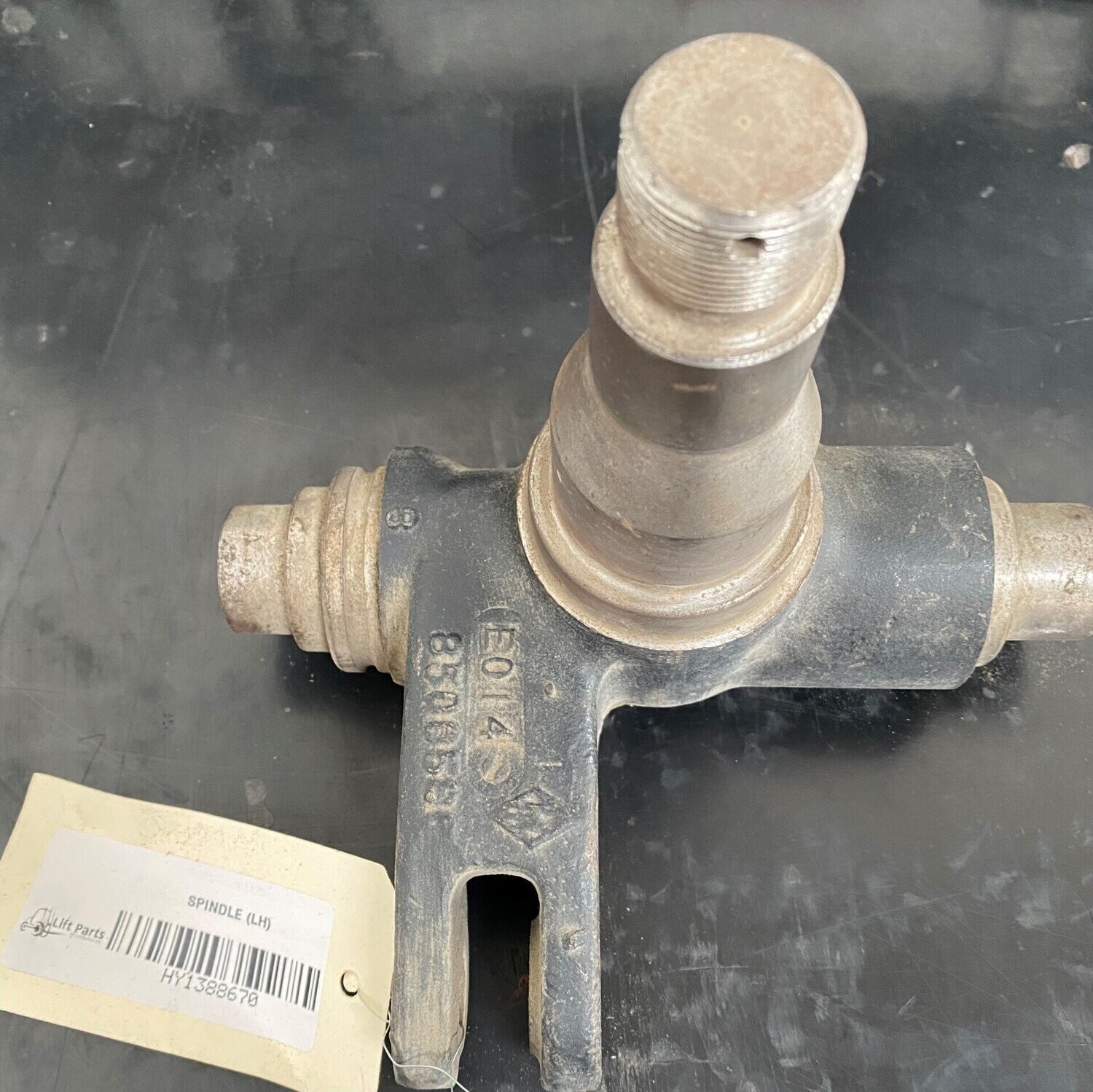 KNUCKLE (LH) 1388670