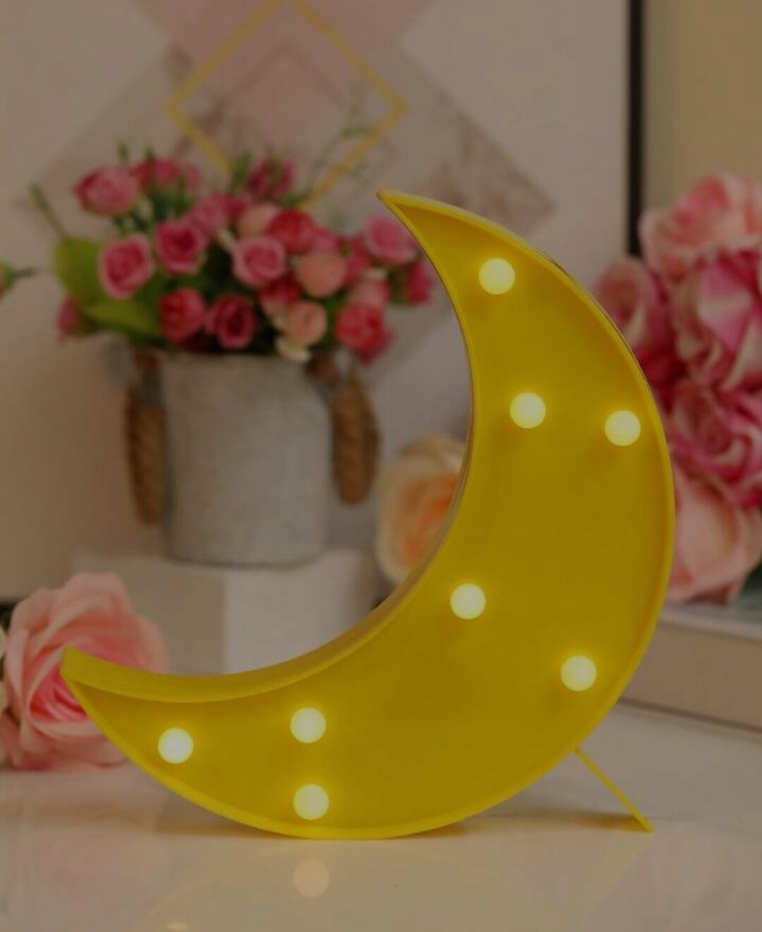 YELLOW MOON LED LIGHT