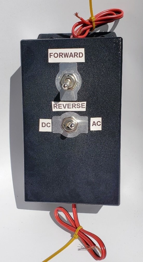 AC-DC CONTROL BOX. easily switch from AC track power to DC track power ...
