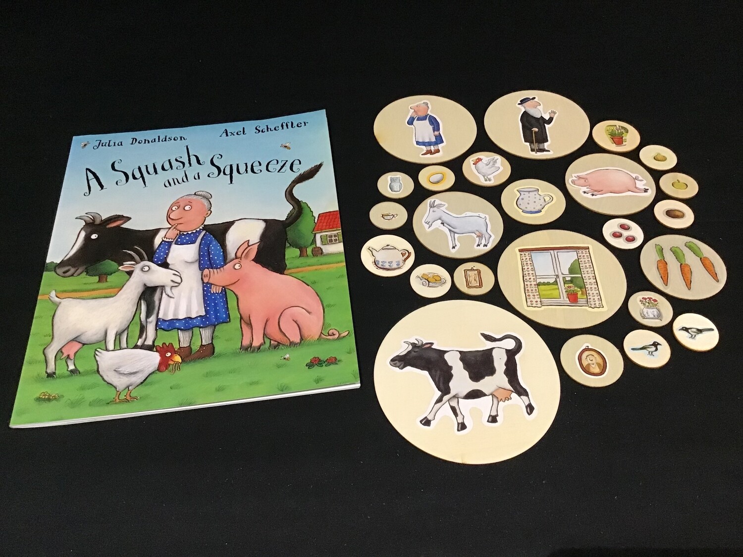 A Squash and a Squeeze Story Bag