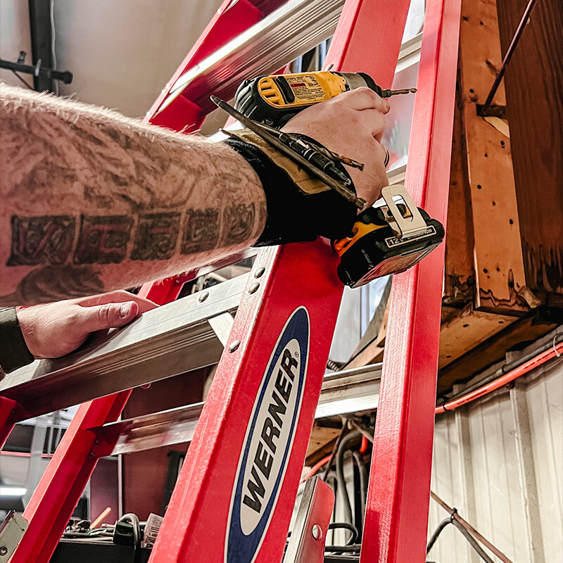 Elastic Wrist Strap with Thumb Hole™ and Magnet V2