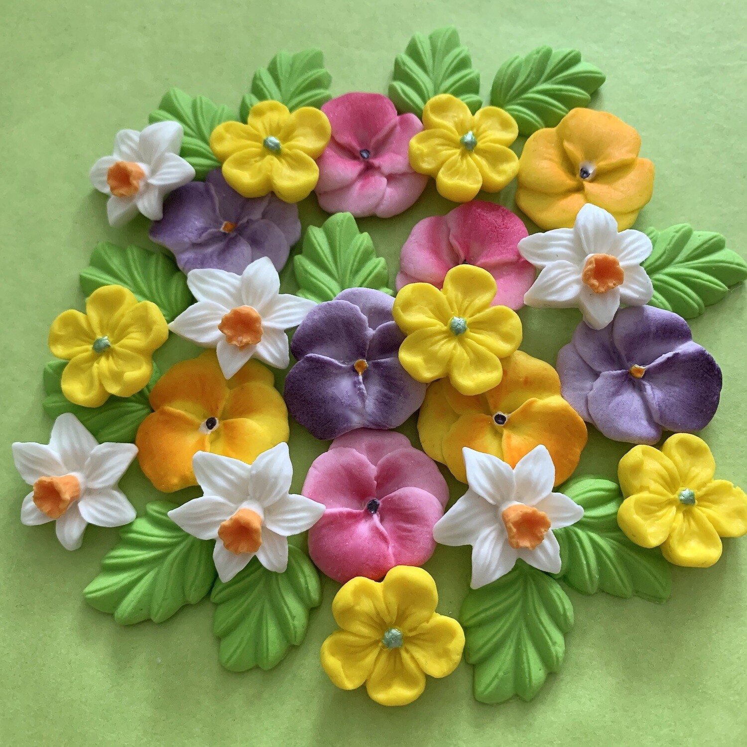 Edible Sugar Flowers for Cakes Cottage Garden Pansy Daffodils