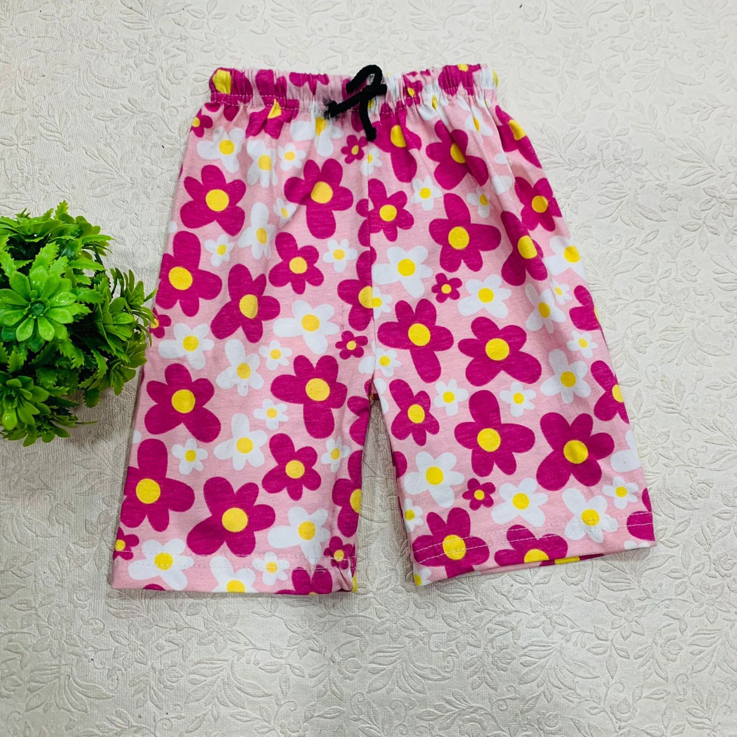 Pink floral shorts(2-3 years)