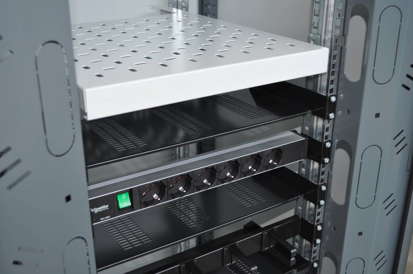 Quadri Rack: Progettazione e realizzazione quadri rack | C & B