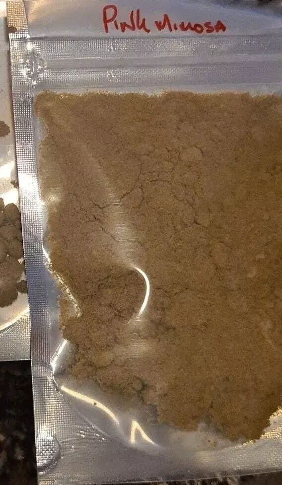 🟫ISOLATOR HASH A Very high grade purest hash on the market. Crumbles ...