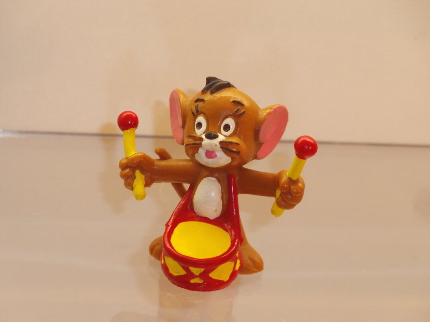 Tom & Jerry: Bully 80er Jahre: Jerry mit Trommel