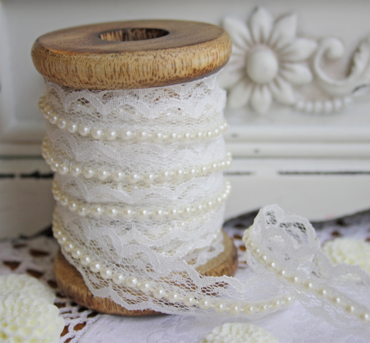 LACE & PEARL TRIM