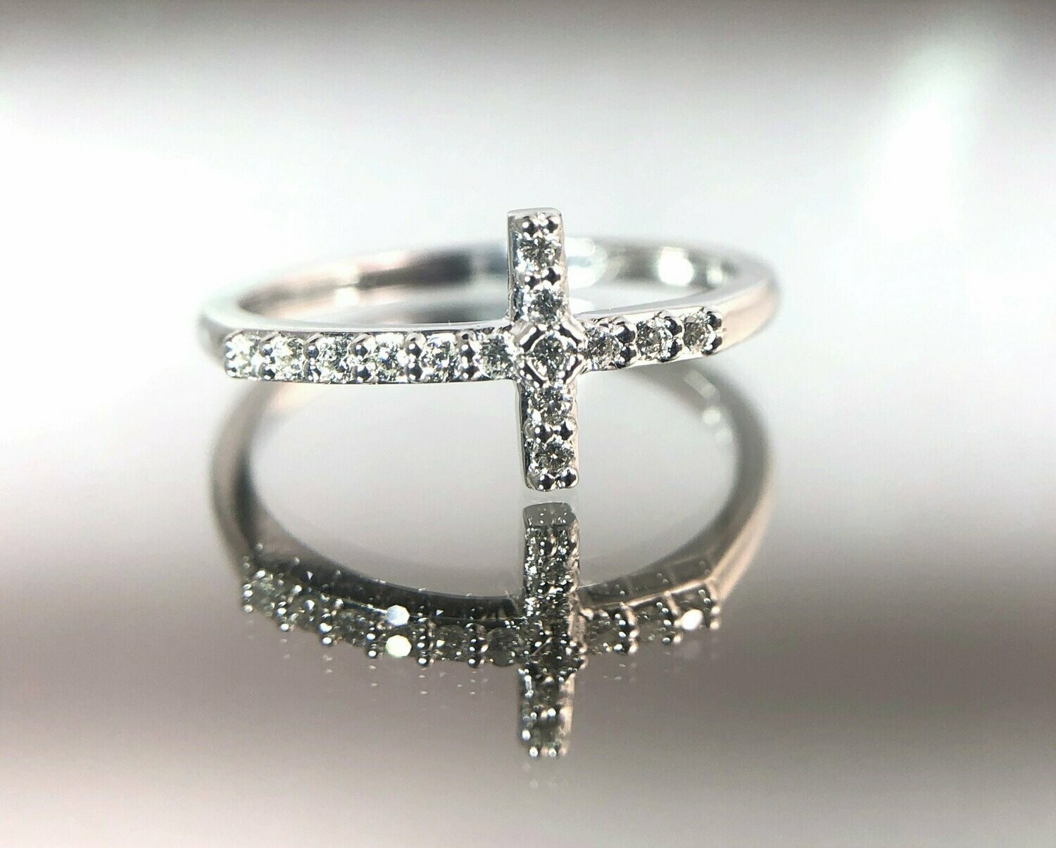Grandeur R3373 14k White Gold Diamond Cross Ring