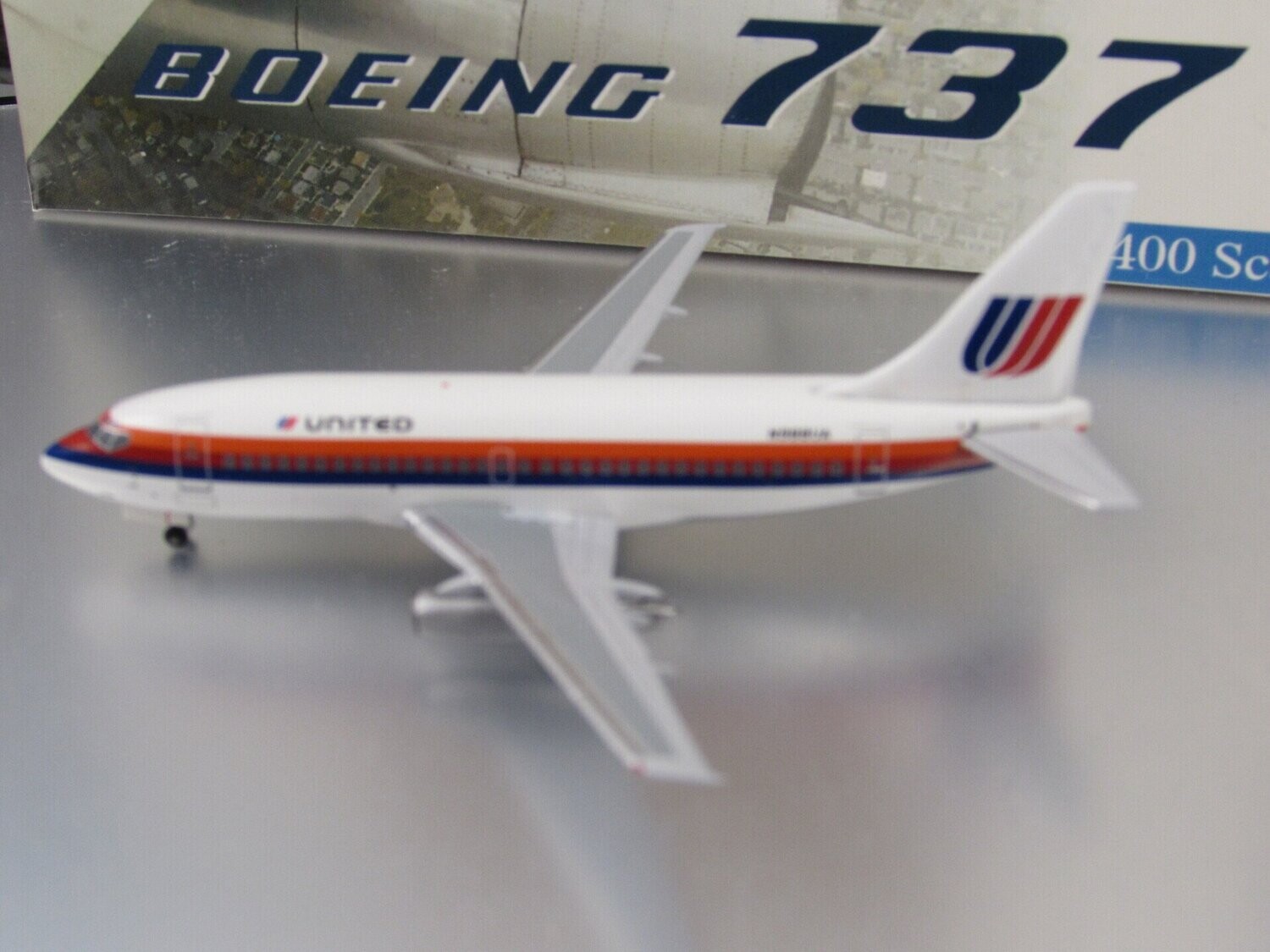 United Airlines 737-200 Saul Bass Livery