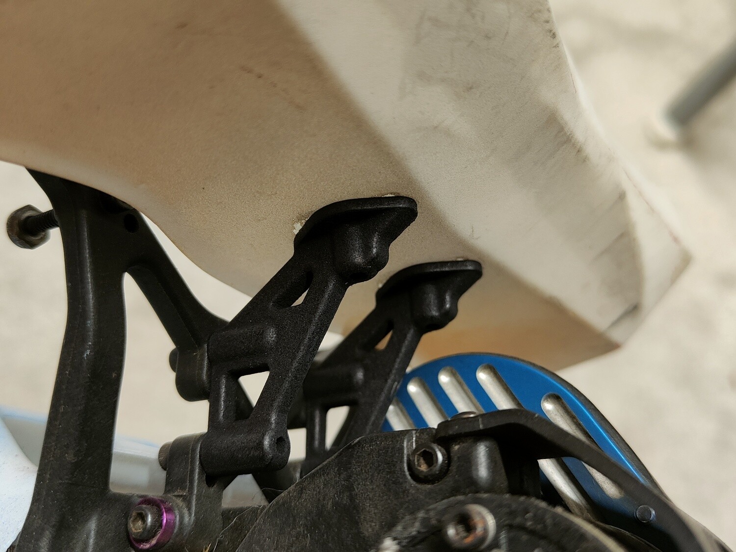 Losi XXX/XX4 rear wing mounts, pair