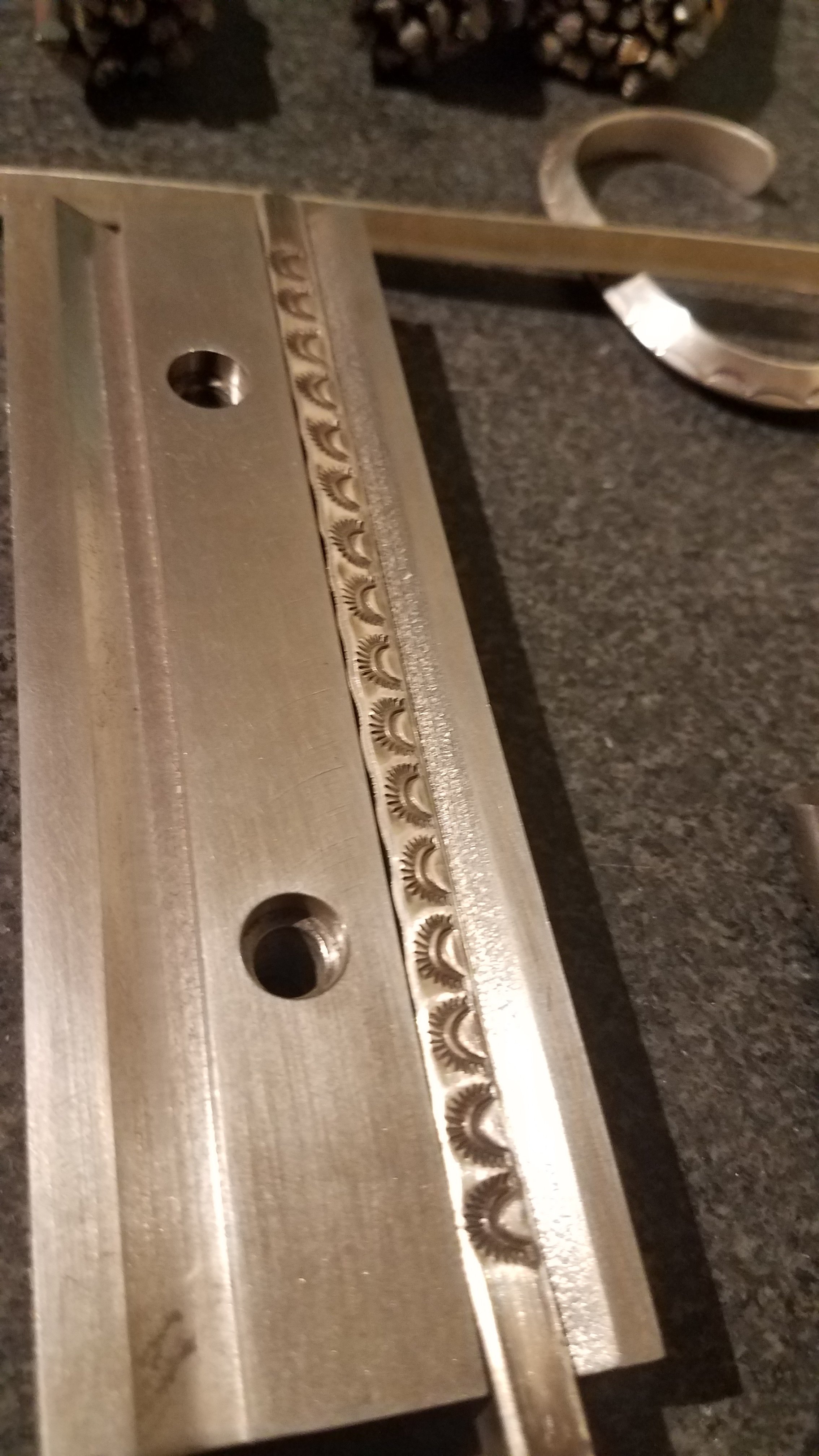 Triangle Wire Bench Block