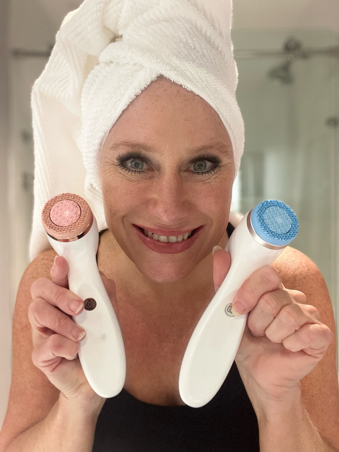 LumiSpa iO Facial Cleansing Device