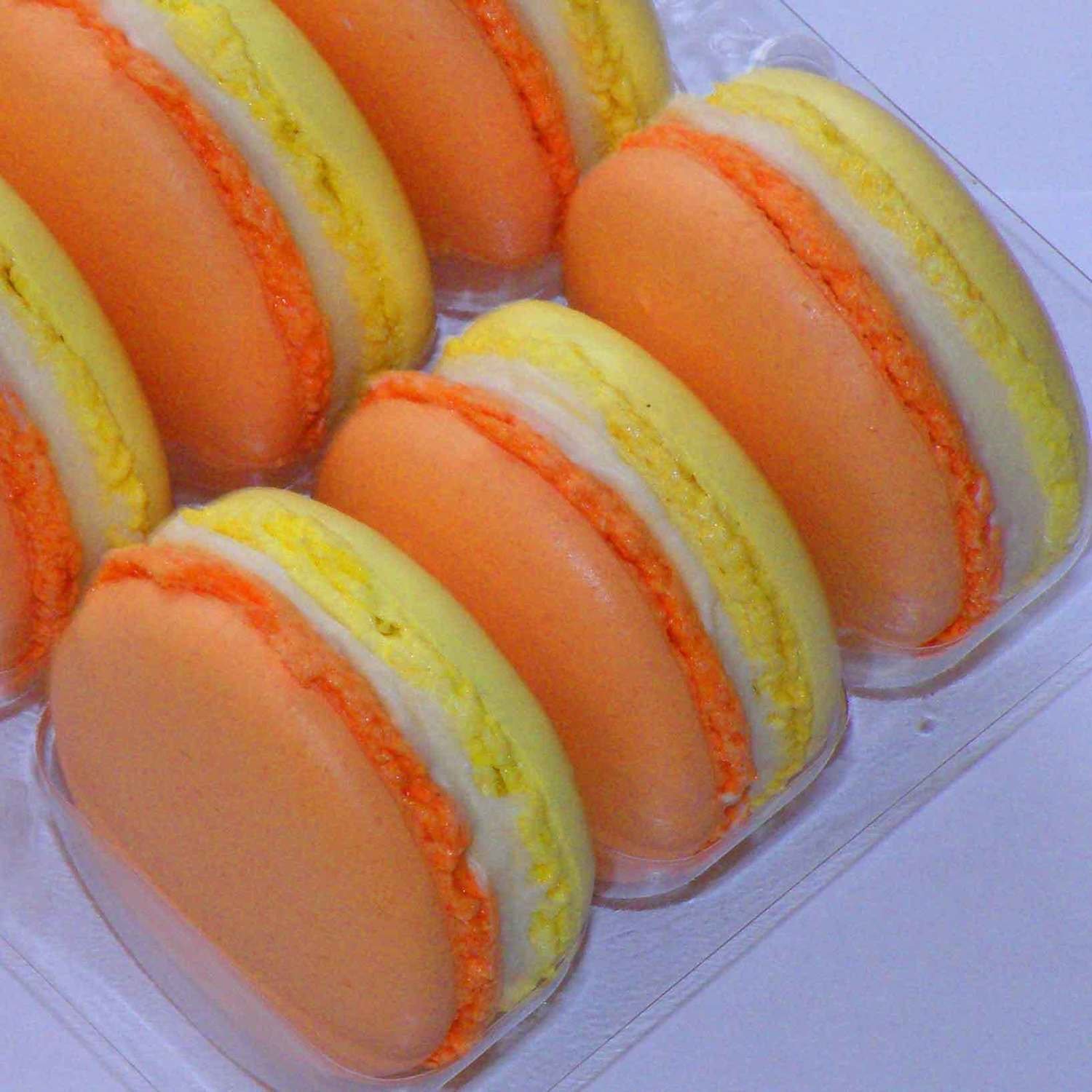 20 Mandarine Macaroons with Real Mandarine Buttercream